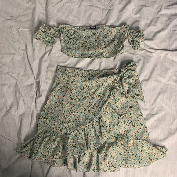 SHEIN | Skirts | Shein M Floral Skirt Set | Poshmark